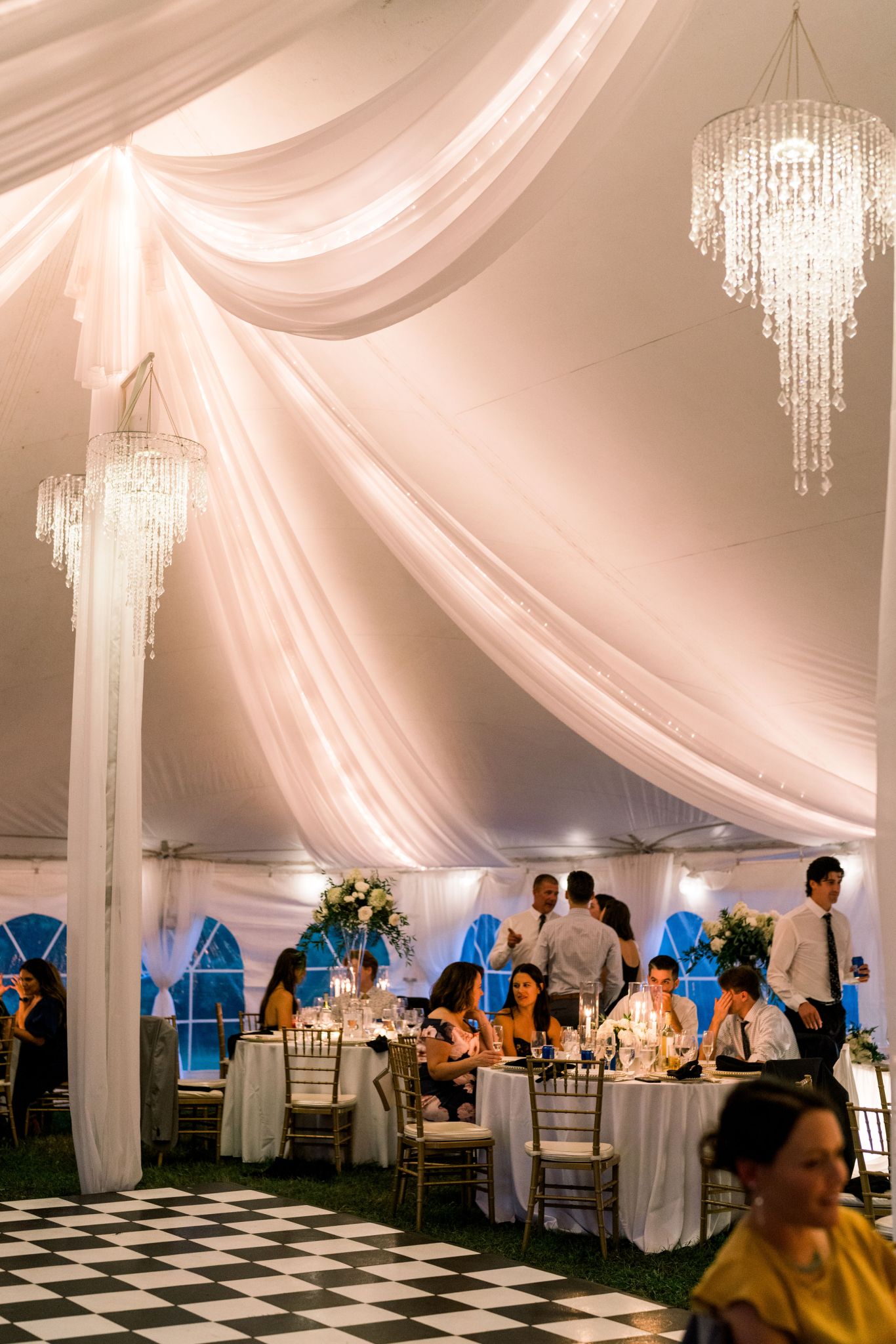 Tent Décor – Annie Lane Events & Decor
